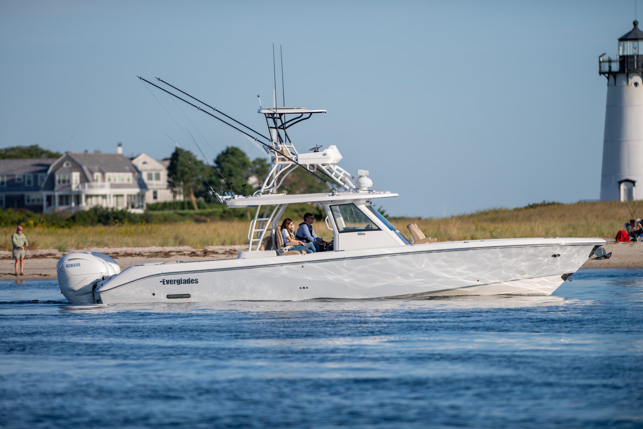 Everglades 243cc Hybrid Boat