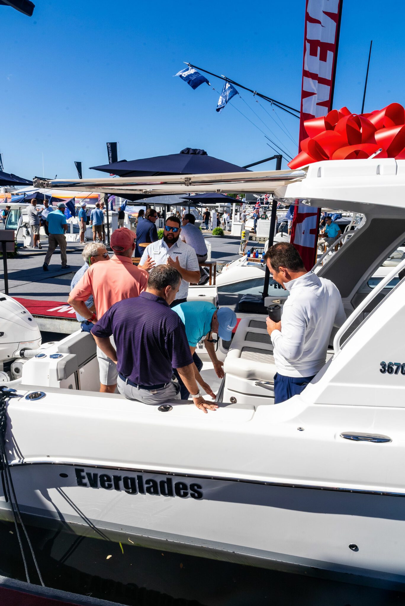 Everglades 367CX Named Boating Magazine’s 2025 Dayboat of the Year ...